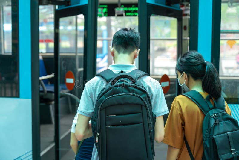 Young Asian People Getting on the Bus Editorial Image - Image of doors ...