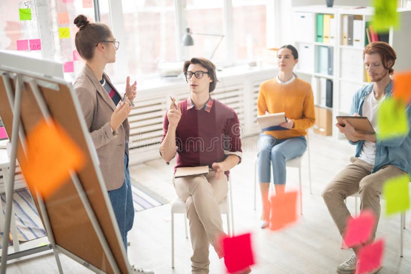 Discussion at training stock image. Image of consulting - 138366787