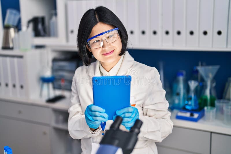 176 Chinese Female Scientist Looking Microscope Stock Photos - Free ...
