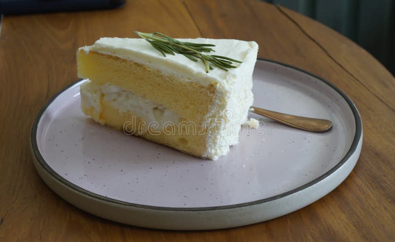 Picture Young Coconut Cake, Soft Texture, Delicious, Smooth Taste ...