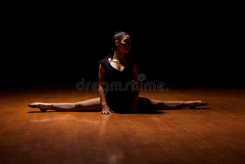 Young Dancer Doing Leg Split Stage Stock Photos - Free & Royalty-Free ...