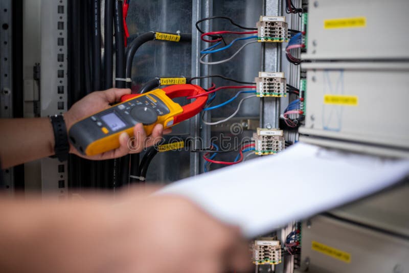 Using Digital Clamp Meter Tester Stock Photos - Free & Royalty-Free ...