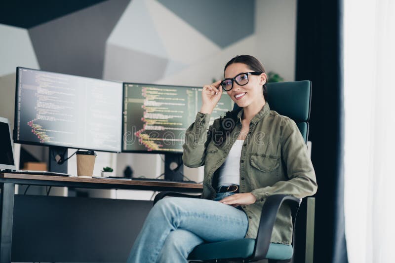 147 Coding Office Multiple Monitors Laptop Stock Photos - Free ...