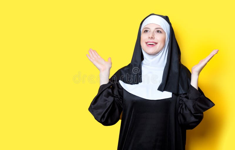 304 Black Nun White Prayer Robe Photos - Free & Royalty-Free Stock ...