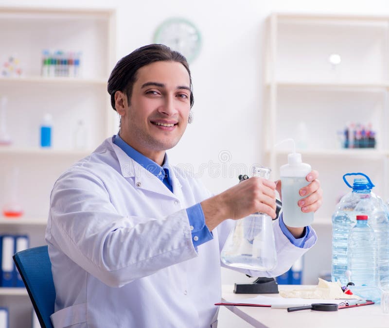 Young Male Chemist Experimenting in Lab Stock Image - Image of medicine ...