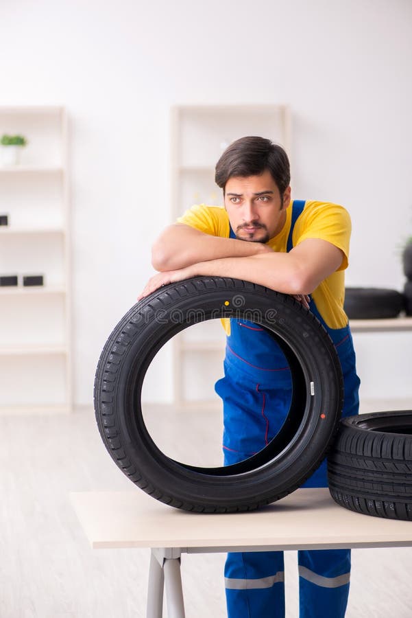 1,066 Young Male Garage Worker Tyre Workshop Stock Photos - Free ...
