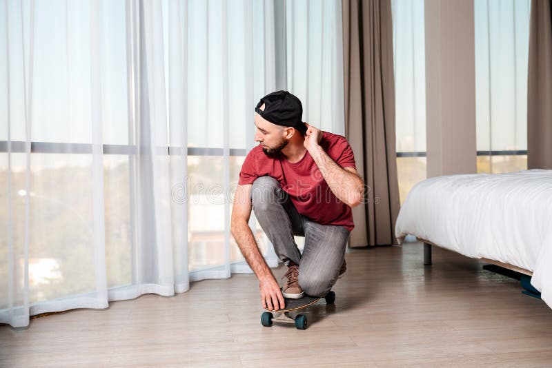 135 Man Crouching Pose Photos - Free & Royalty-Free Stock Photos from ...