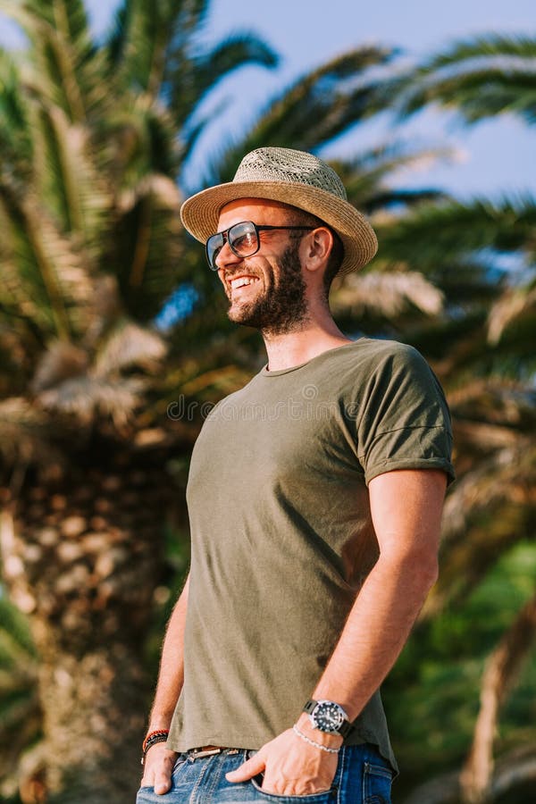 233 Bearded Palm Tree Stock Photos - Free & Royalty-Free Stock Photos ...