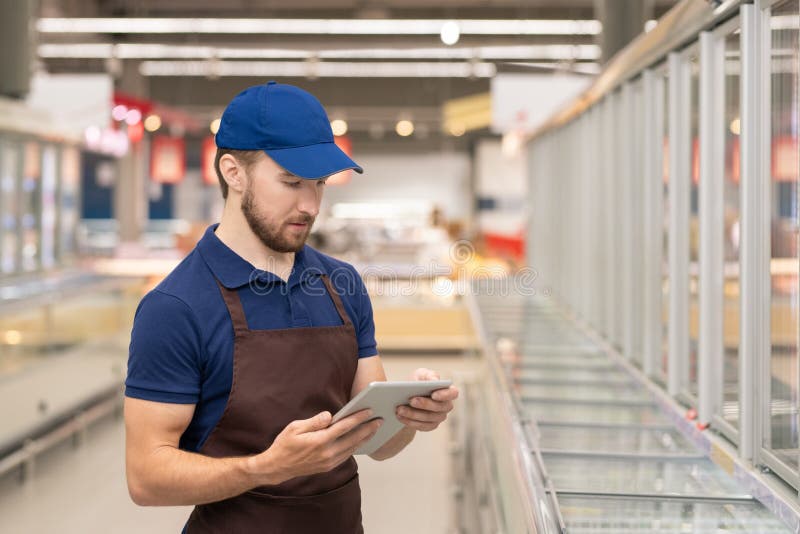Merchandiser Working in Supermarket Stock Photo - Image of expertise ...
