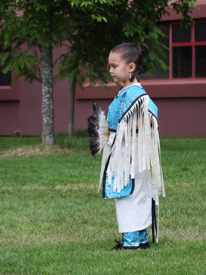 Young Native Dancer editorial photography. Image of aboriginal - 5480777