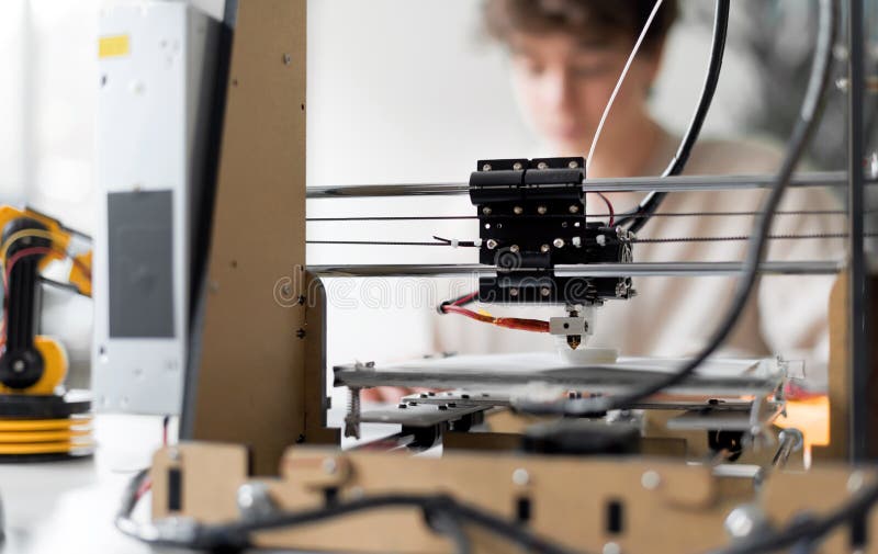 Young Student Using a 3D Printer Stock Image - Image of hardware ...