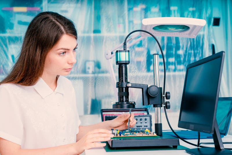 551 Engineering Lab Testing Electronics Stock Photos - Free & Royalty ...