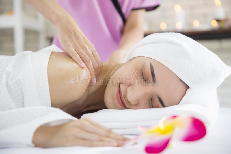 Young Woman Relaxing In Spa Salon Young Beautiful White Woman Lying On