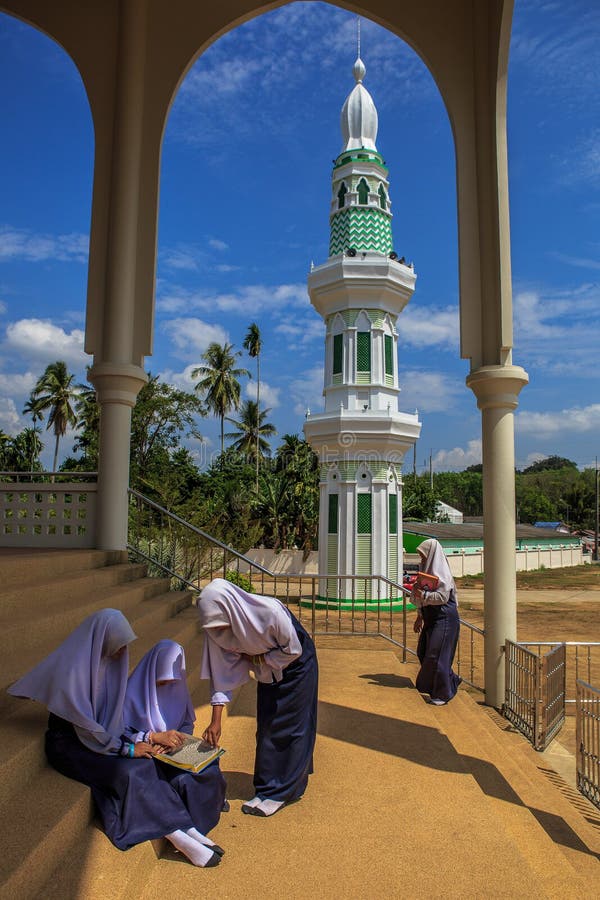 Youth Islamic Study at the Mosque Editorial Image - Image of studies ...