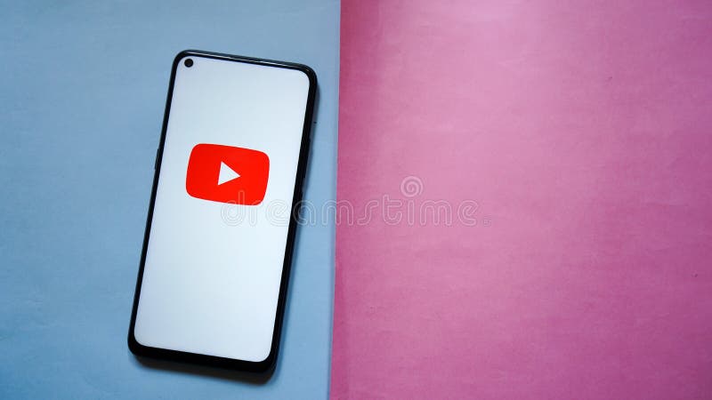 YouTube Logo on Smartphone Screen Stock Photo - Image of brand ...