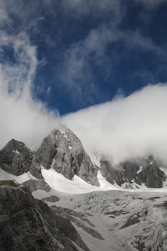 Yulong mountain stock photo. Image of mountain, yulong - 21503606