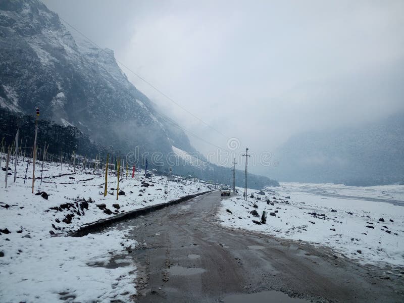 Yumthang Valley, Sikkim, India Stock Photo - Image of sikkim, valley ...