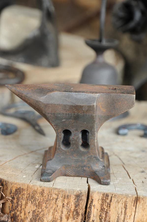 Yunque foto de archivo. Imagen de herramienta, yunque - 43271980