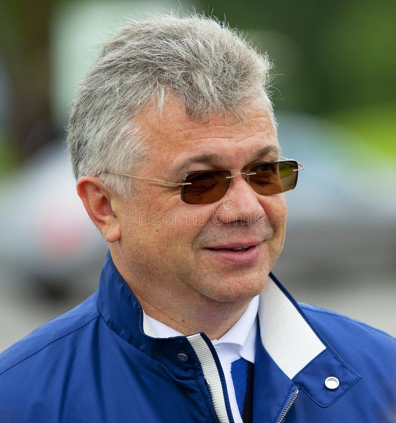 Yuriy Sapronov editorial image. Image of golfer, lawn - 14481590