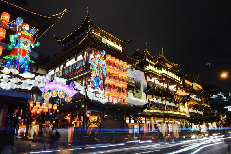 Yuyuan night view editorial image. Image of downtown - 140765490
