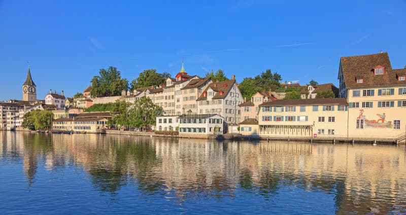 Zürich, Der Limmat-Fluss Und Der Große Münster Stockbild - Bild von ...
