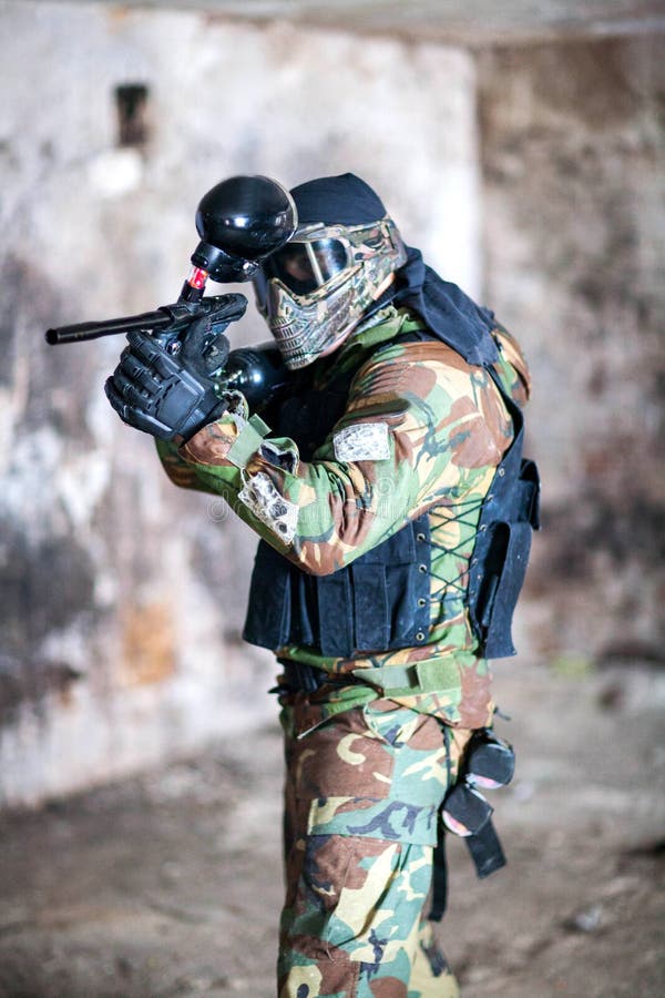 Zabawa w paintball stock image. Image of sport, recreation - 92702003