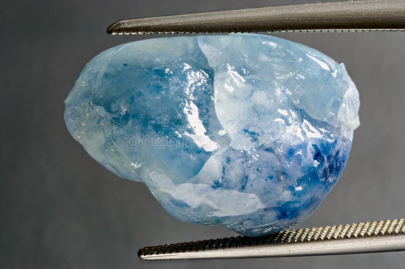 Zaffiro blu fotografia stock. Immagine di duro, gemologia - 41623294