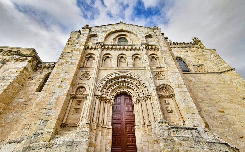 Zamora ,Spain ; 5-3-2019 ; Beautiful Cathedral Facade Editorial Photo ...