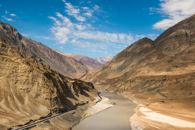 Zanzskar und Fluss Indus stockbild. Bild von reise, verzweigung - 62063157