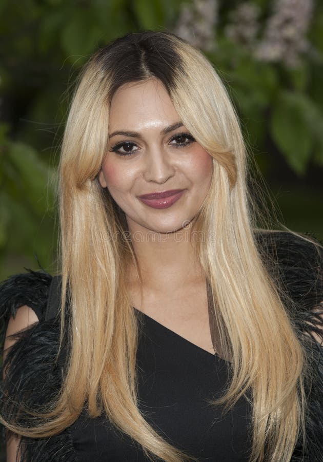 Zara Martin editorial photo. Image of gallery, serpentine - 25587696