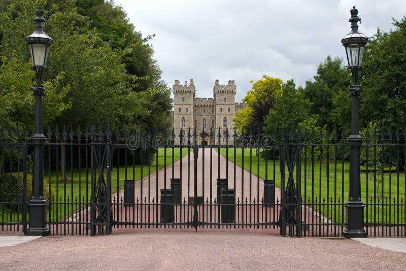 Zaun am Eingang Zum Windsor Schloss. Stockbild - Bild von berühmt ...