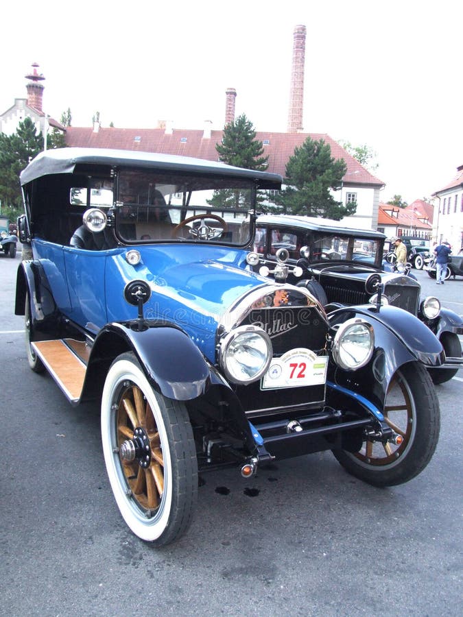 Zeer Oude Amerikaanse Auto, Cadillac Redactionele Stock Afbeelding ...