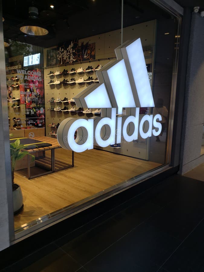 Adidas-Zeichen redaktionelles foto. Bild von adidas - 162648466