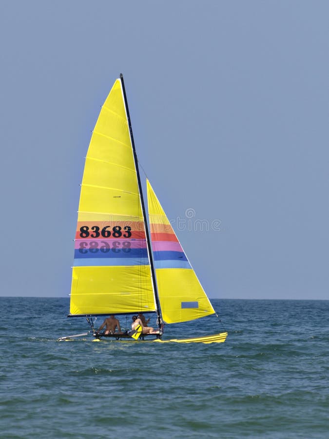 Zeilboot redactionele stock afbeelding. Image of oceaan - 435039