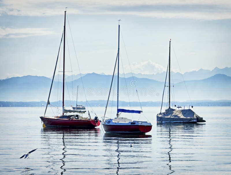 Zeilboten stock afbeelding. Image of europees, rand, fotografie - 35010849