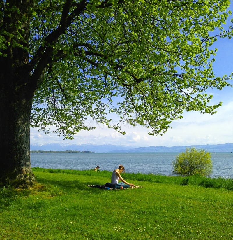 Zeit sich zu entspannen redaktionelles stockbild. Bild von ansicht ...