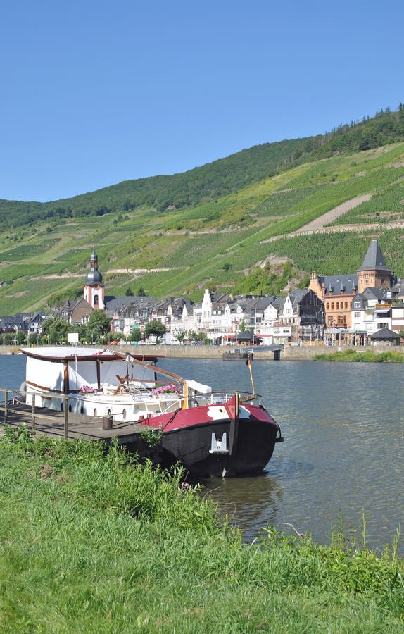 Vista De Zell, Vale Do Rio De Mosel, Mosel, Alemanha Imagem de Stock ...