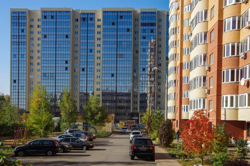 ZHUKOVSKY, RUSSIA - October, 2018: Autum in Zhukovsky Editorial Stock ...