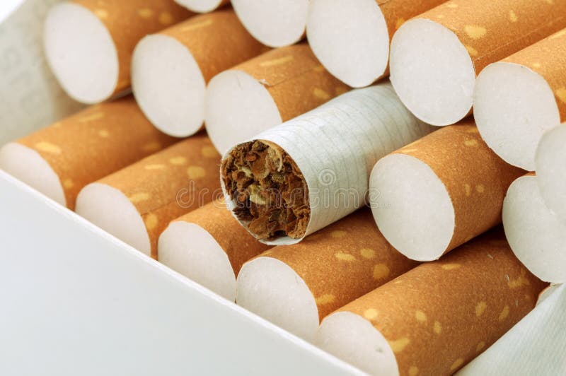 Zigarette Mit Braunem Filter Stockbild - Bild von tabak, nikotin: 56374649