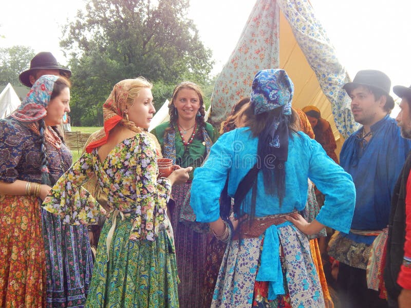 De pelgrim van de zigeuner redactionele foto. Image of bijbel - 26556356