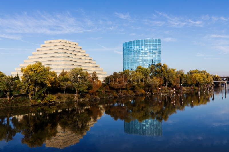 Ziggurat and Another Building Reflected in Sacramento River Editorial ...