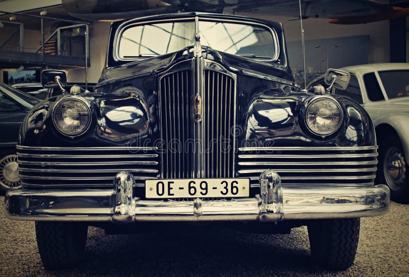 ZIS 110 B old car editorial photo. Image of engine, classic - 76843736