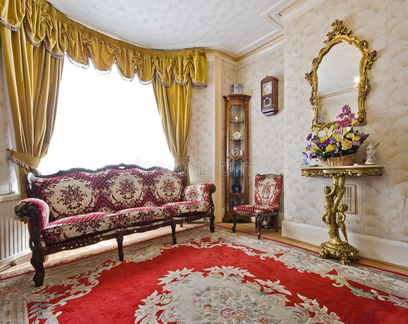 Zitkamer Met Antiek Meubilair Stock Afbeelding - Image of goud, stoel ...