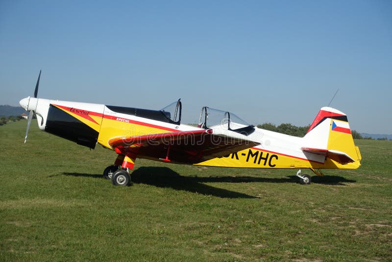 Zlin Z-126 Vintage Aircraft Editorial Image - Image of aviation, flight ...