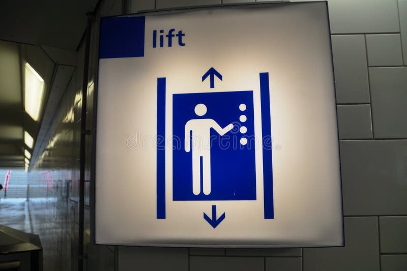Znak winda obraz stock. Obraz złożonej z stacja, iluminuje - 63346867