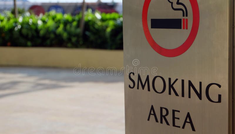 Zona di zona fumatori immagine stock. Immagine di astengasi - 35919401
