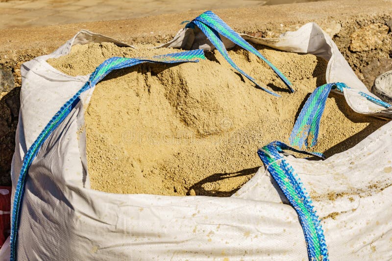 Zone De Construction Avec Grand Sac De Sable Photo stock - Image of ...