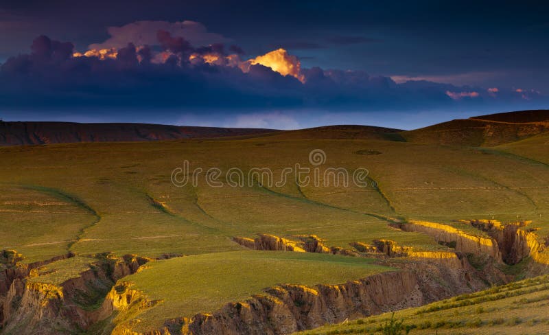 Zonsondergang Op Loess Plateau China Stock Afbeelding - Image of berg ...
