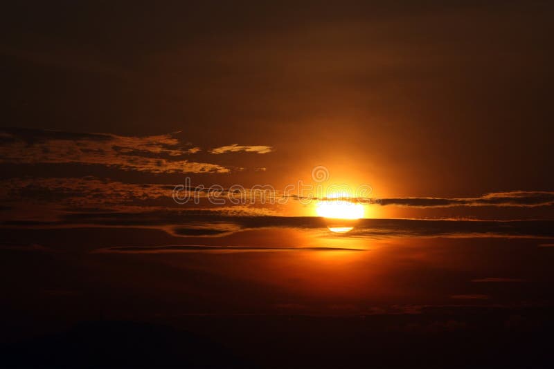 Oceaan zonsopgang stock afbeelding. Image of nave, mooi - 8284065