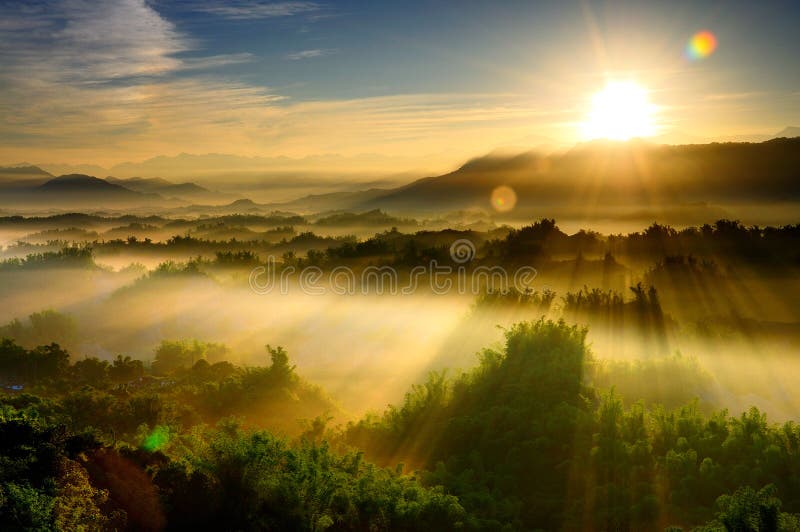 Zonsopgang in Taiwan stock afbeelding. Afbeelding bestaande uit taiwan ...